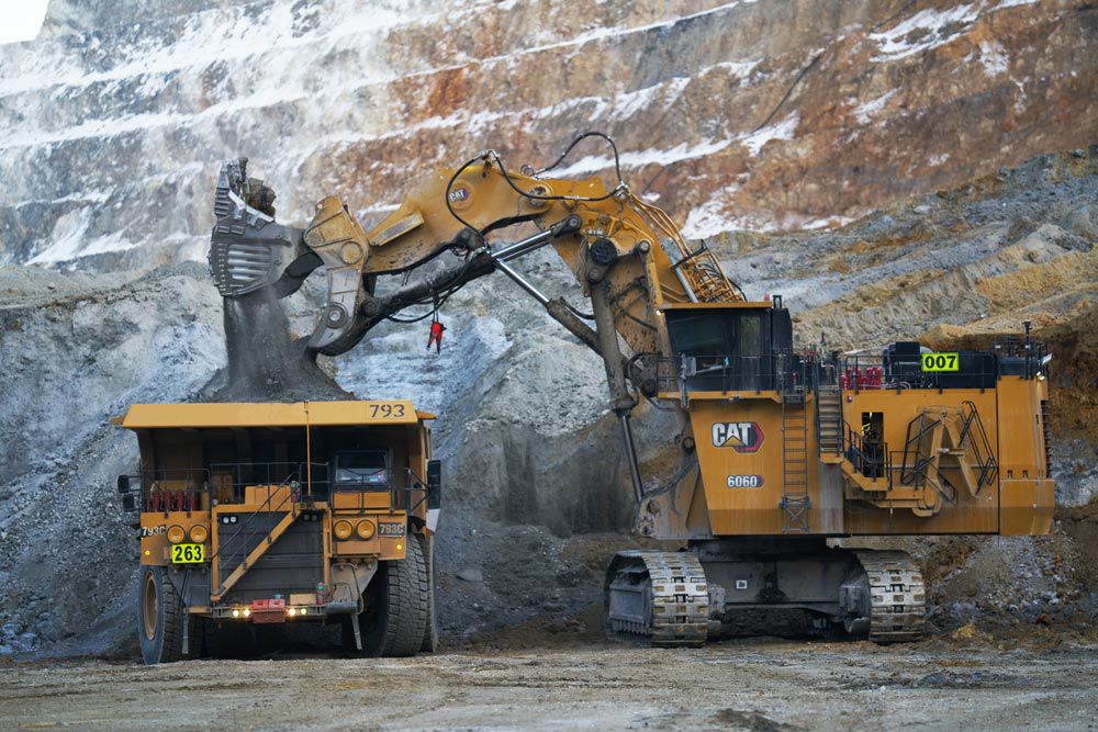 Cat Loading and Hauling Solutions | Cat | Caterpillar