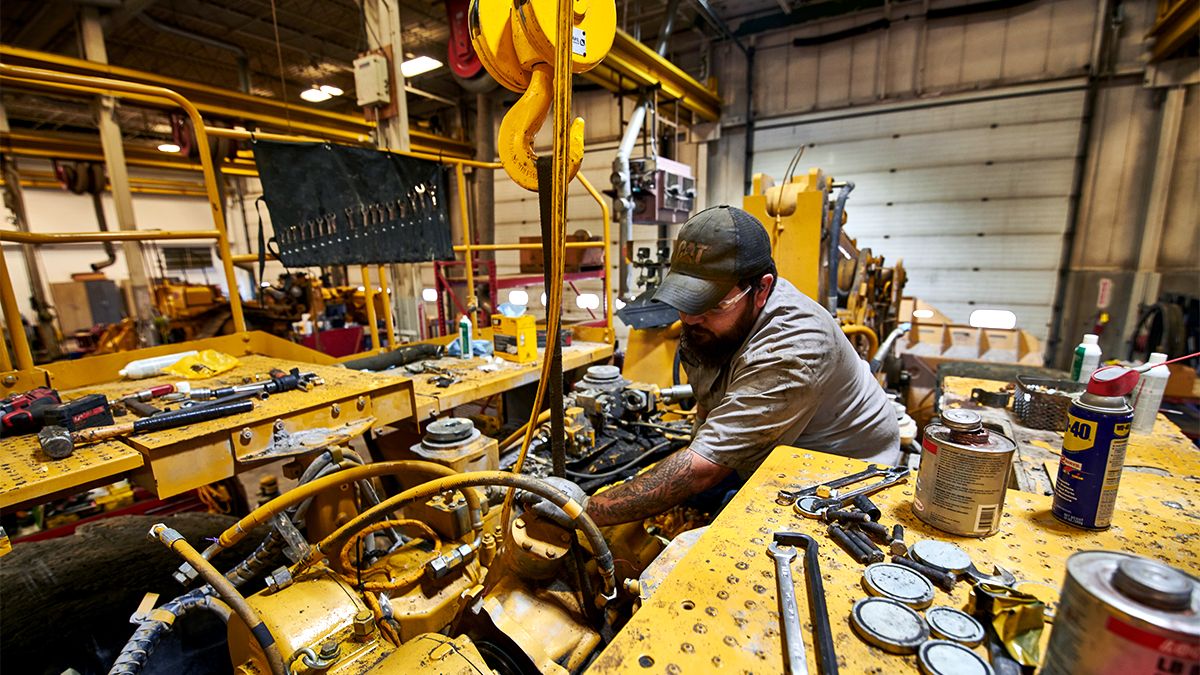 How Cat Approaches Heavy Equipment Repair | Cat | Caterpillar
