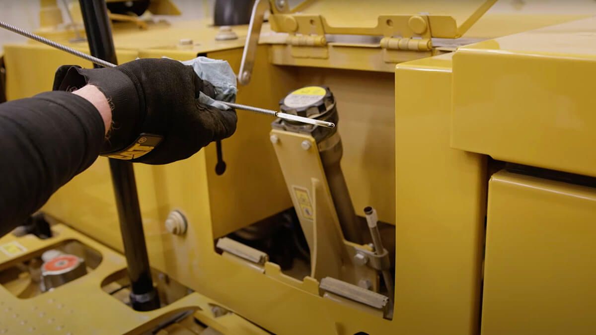 Guide to Checking Filters & Fluids on Cat® Equipment | Cat | Caterpillar