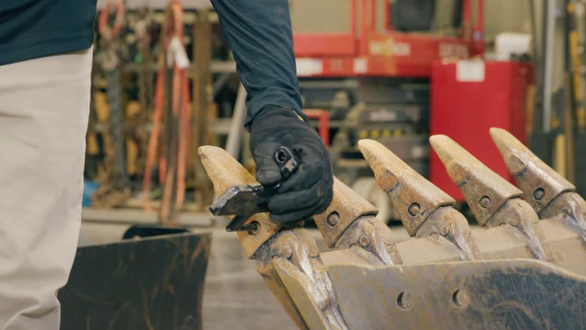 Cat® J Series Tips for Your Excavator or Wheel Loader | Cat | Caterpillar